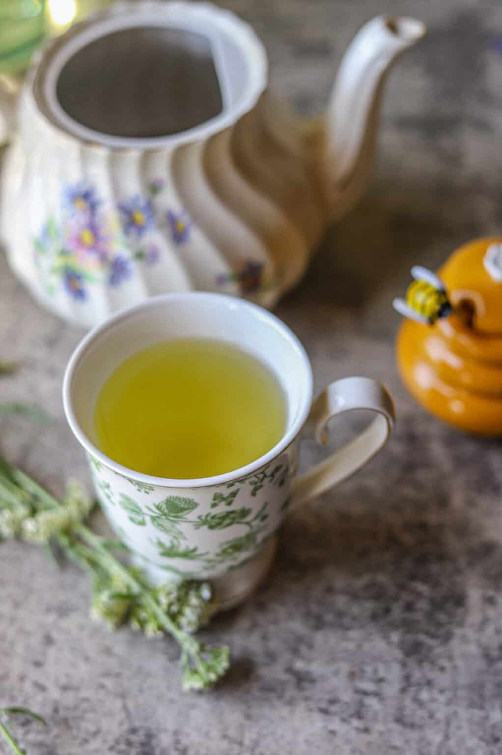 Yarrow Tea: Sip, Soothe, Repeat | montanahomesteadharvest.com